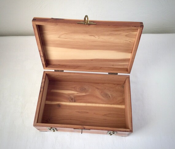 wood box, cedar chest, jewelry trinket souvenir, vint… - Gem