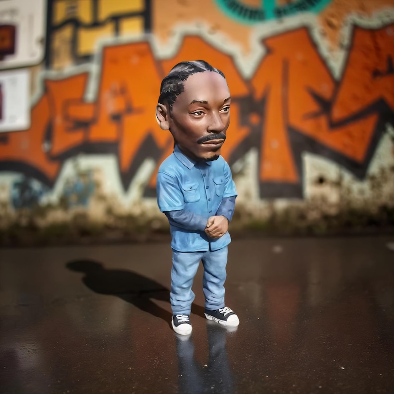 Tupac Figurine – Cool Hip Hop Rapper Statue for Desk or Shelf ...