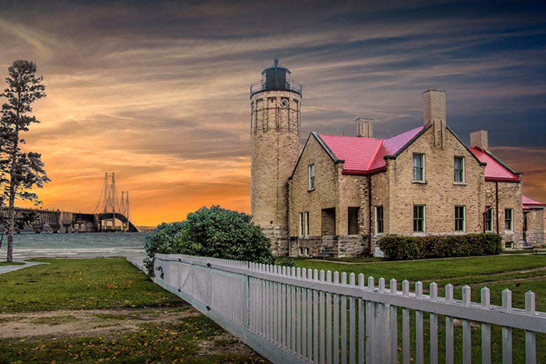 Mackinac Point Lighthouse, Mackinaw City, Mackinac Bridge, Straits of ...
