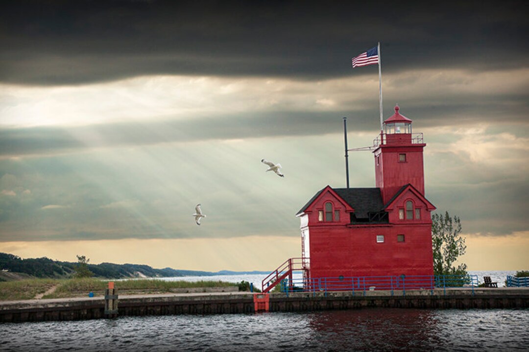 Lake Michigan Lighthouse, Big Red Michigan Lighthouse, Sunbeams, Ottawa ...