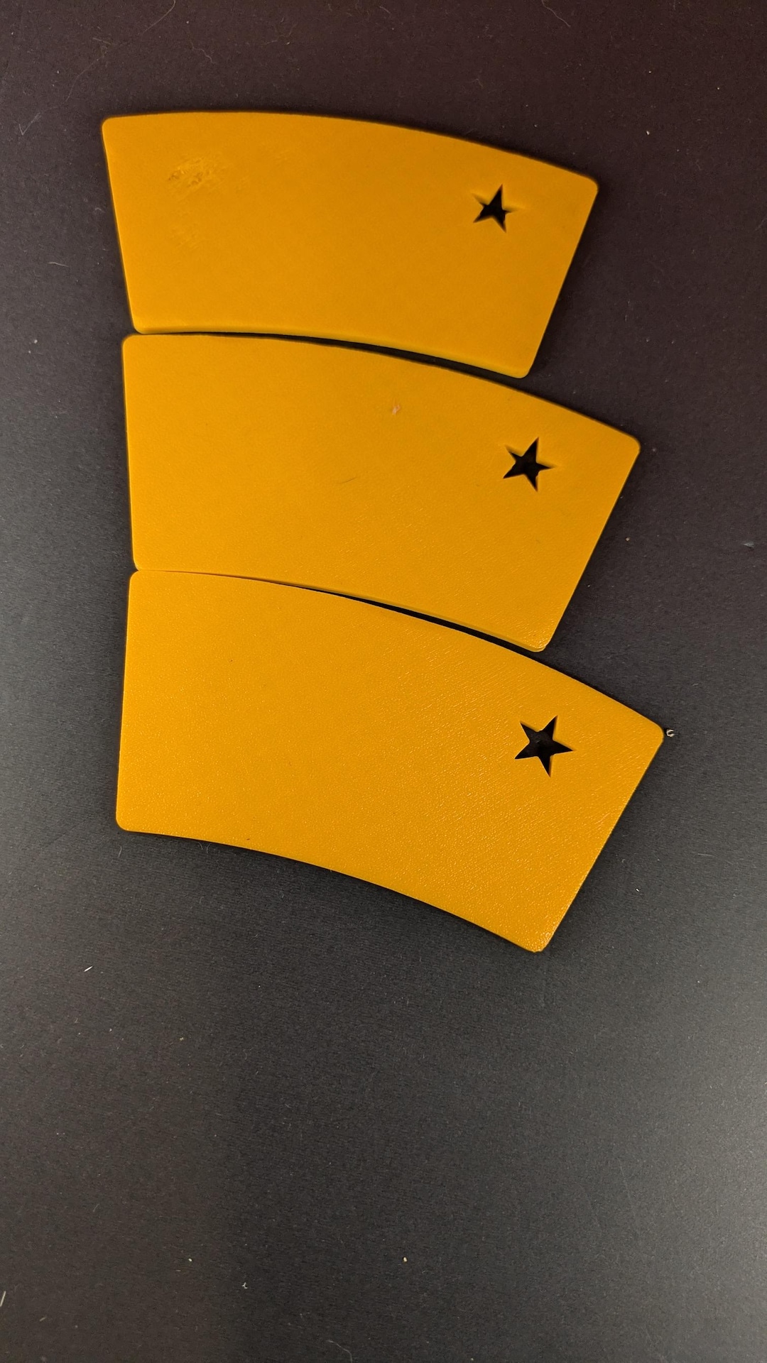 Jastrow Illusion Puzzle: Brain-teasing Visual Trick With Star Cutouts ...