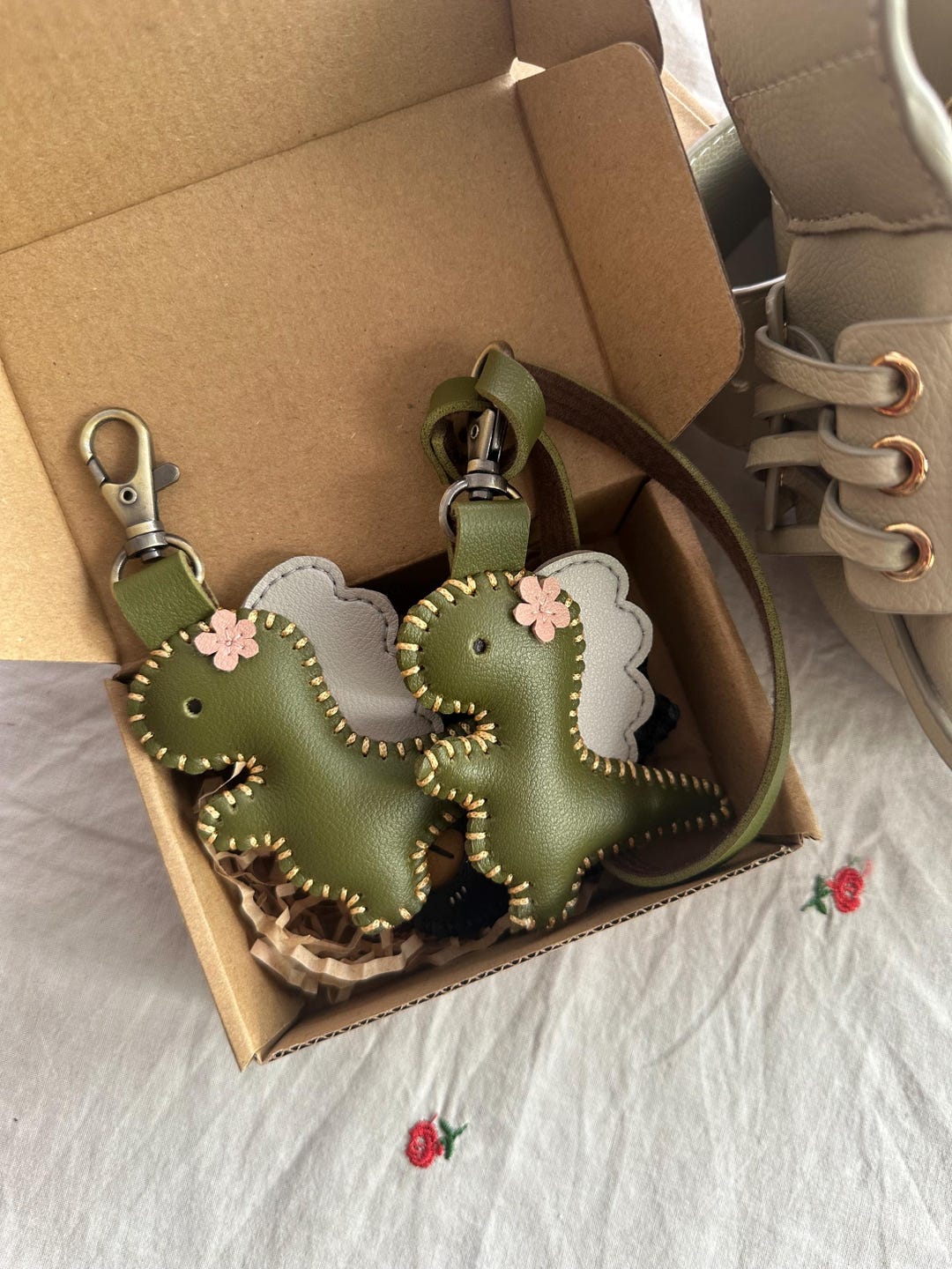 Dinosaur Bag Charm, Handmade Green Dinosaur Leather Keychain, Cute Dino ...