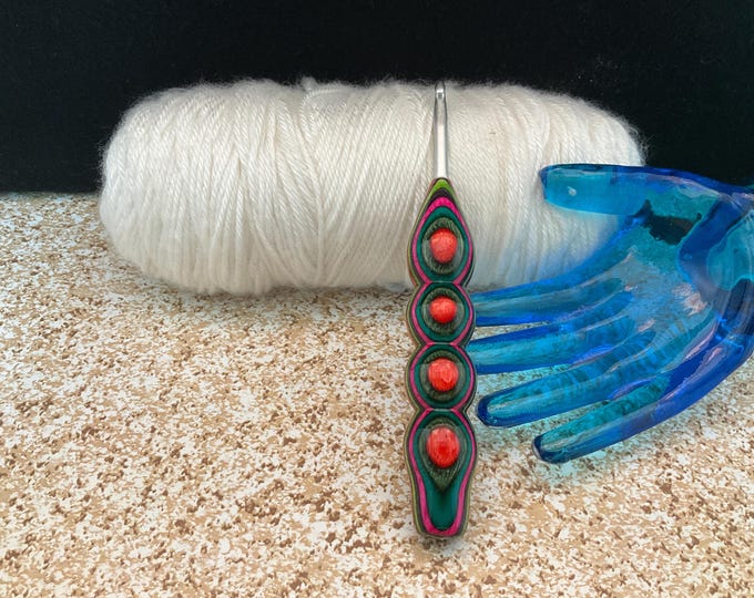 Handmade I/5.50 Mm Clover Amour Crochet Hook, Color Wood Handle - Etsy