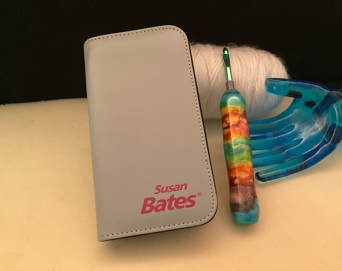Susan Bates Twist + Lock Interchangeable Crochet Hook Set With a Too ...