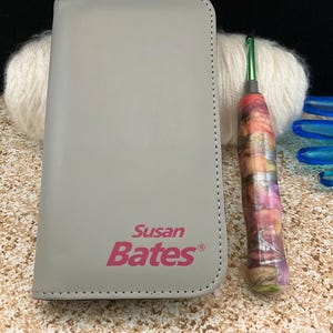 Susan Bates Twist + Lock Interchangeable Crochet Hook Set With a Too ...
