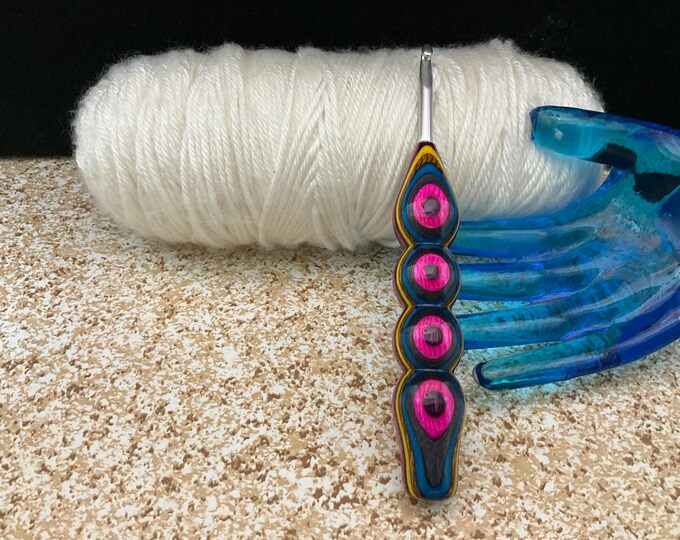 Handmade I/5.50 Mm Clover Amour Crochet Hook, Color Wood Handle - Etsy