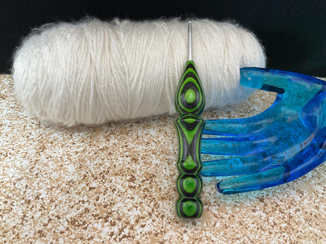 Handmade E/3.50 Mm Clover Amour Crochet Hook Color Wood Handle - Etsy