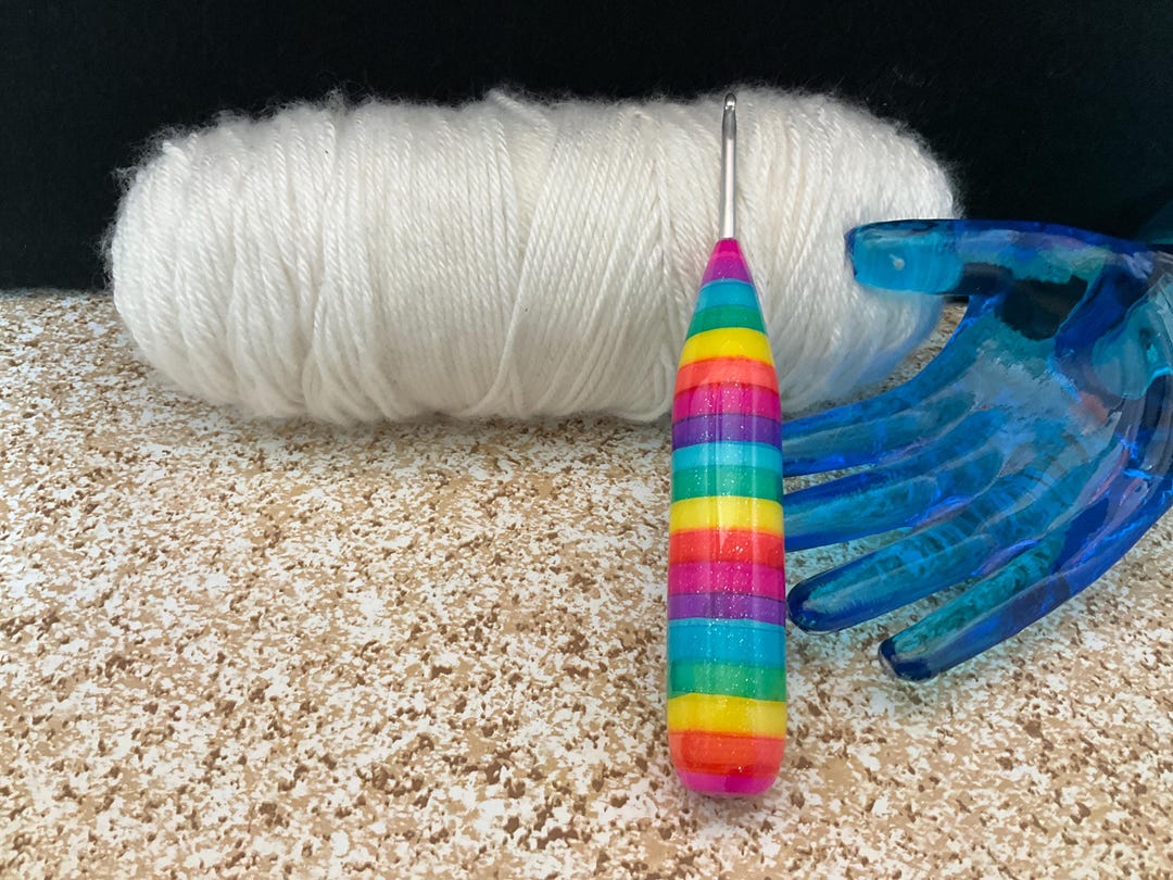 Handmade F/3.75mm, Clover Amour Crochet Hook: Wood/acrylic Handle - Etsy