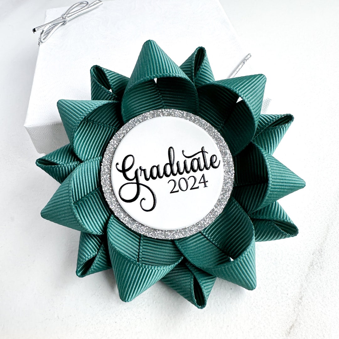 Graduate Gift, Class of 2024 Graduation Pin With Custom Colors and Text ...