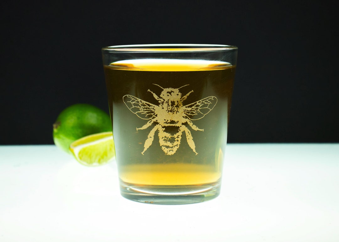 Hand Etched Honey Bee Whiskey Glass - 13.5 Oz - Etsy