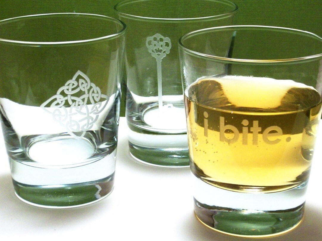 Custom Whiskey Cocktail Old Fashioned Glass Set (4 Glasses) - CHOOSE ...