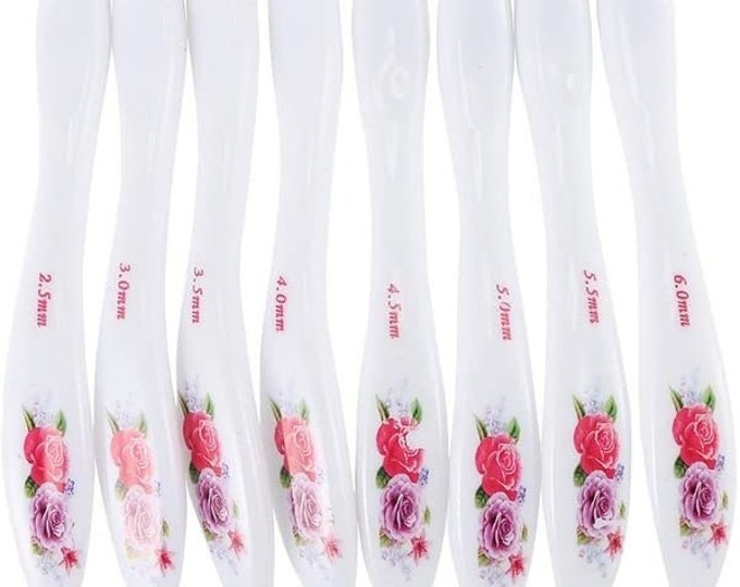 Crochet Hook Set, Pretty Flowered Handles, Ergonomic Shape, 8 Piece Set ...