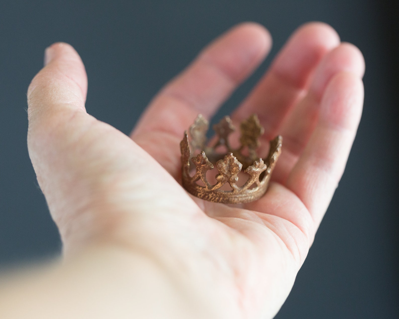 Mini Brass Crowns, Vintage Small Crown, Doll Crowns, Set of 4 - Etsy
