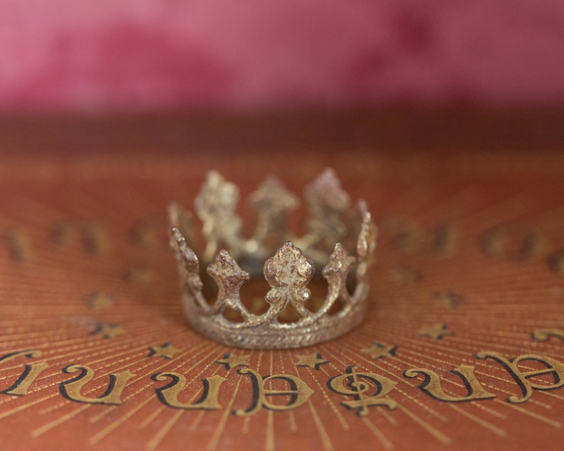 Mini Brass Crowns, Vintage Small Crown, Doll Crowns, Set of 4 - Etsy