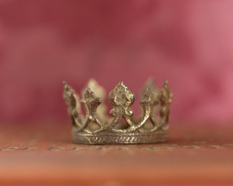 Mini Brass Crowns, Vintage Small Crown, Doll Crowns, Set of 4 - Etsy