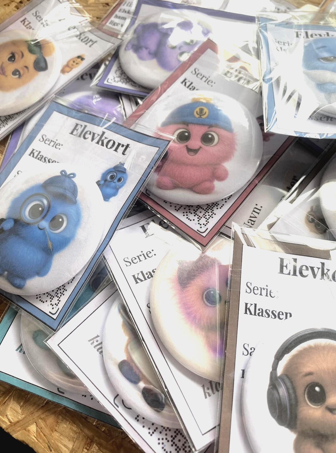 Fluffy Klassen/class – Mystery Pack of Cute Character Badge -fun ...
