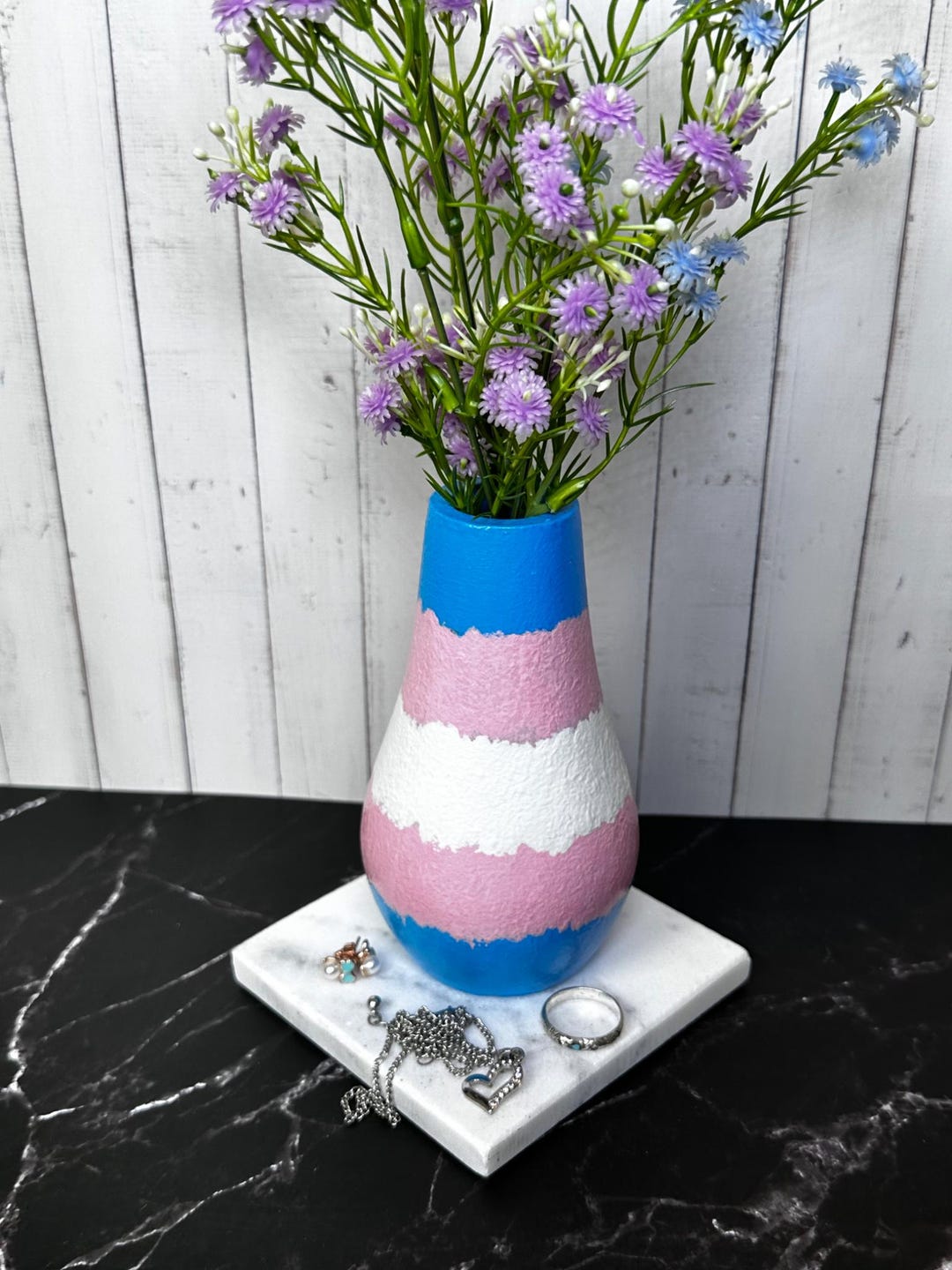 Transgender Flagge Deko Vase Aus Beton | Pride Trockenblumenvase ...