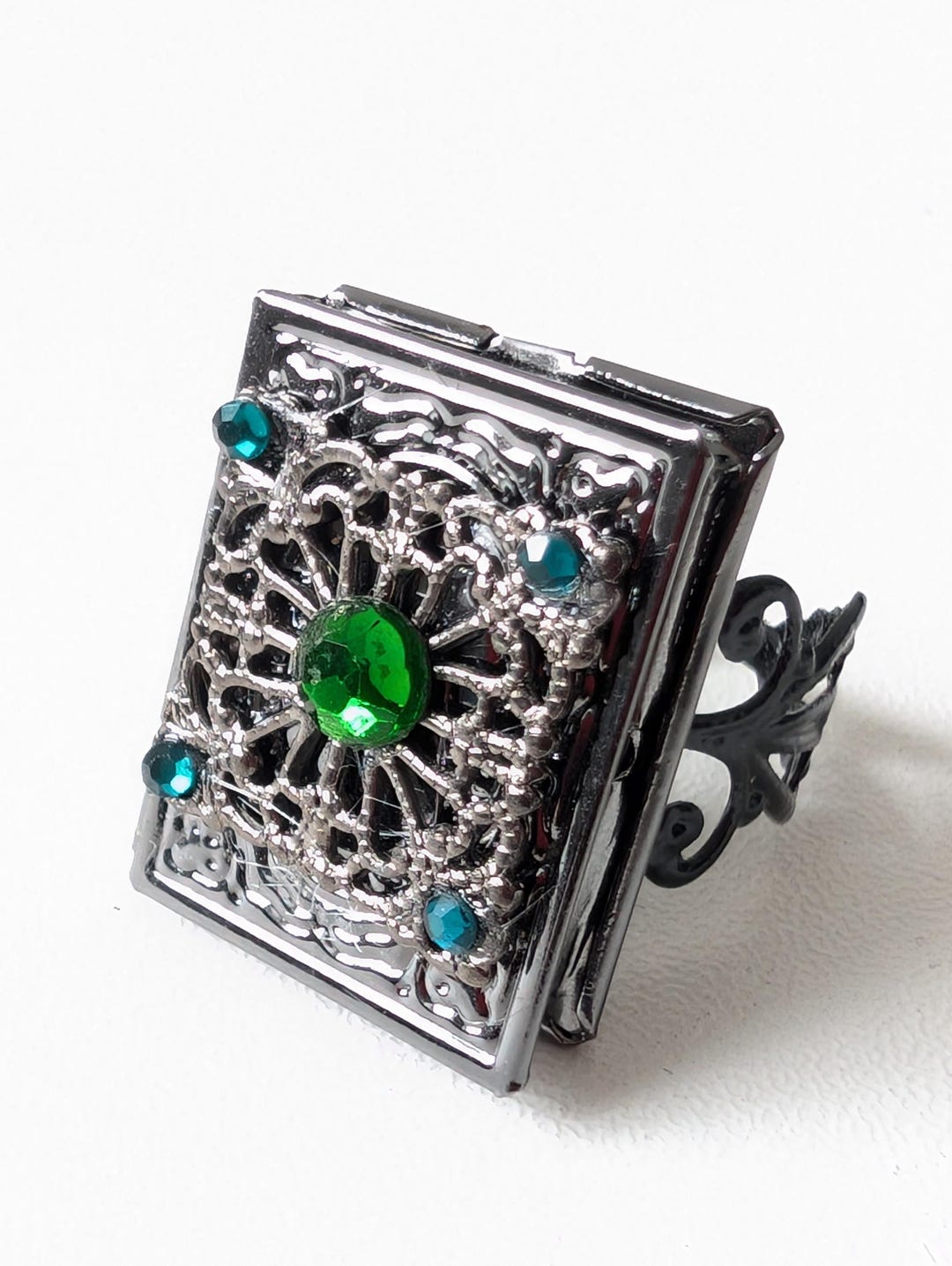 Art Nouveau Poison Ring, Gothic Ring, Black Locket, Keepsake Jewelry, Green Crystal, Locket Ring ...