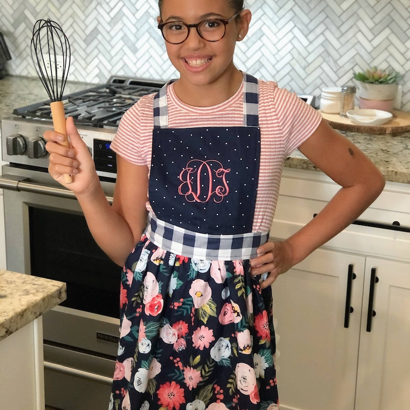 Monogrammed Aprons - Etsy
