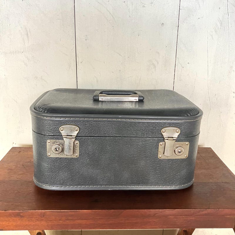 Vintage Train Case - Etsy