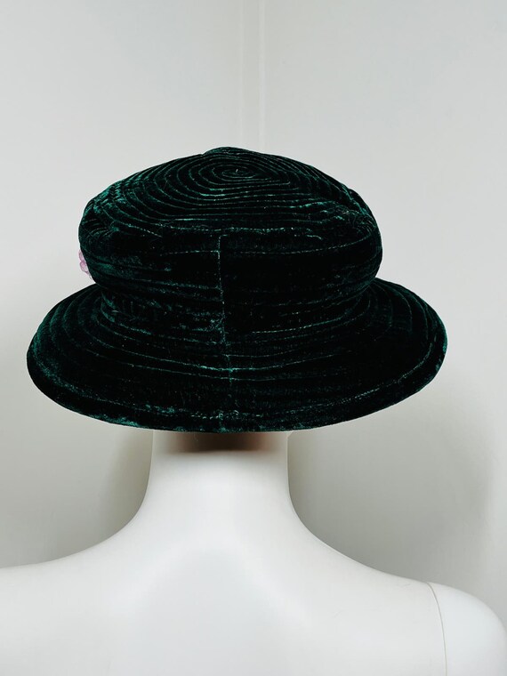 1990s Vintage Green Velvet Floral Embellished Hat - Gem