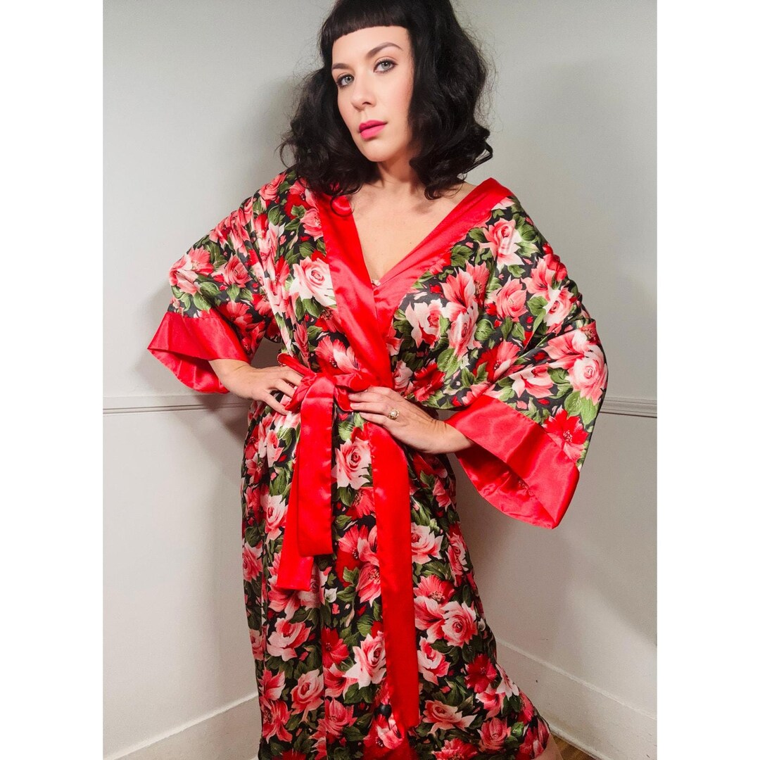 One Size Fits Many 1990s Vintage Floral Robe by Victoria's Secret Gold ...