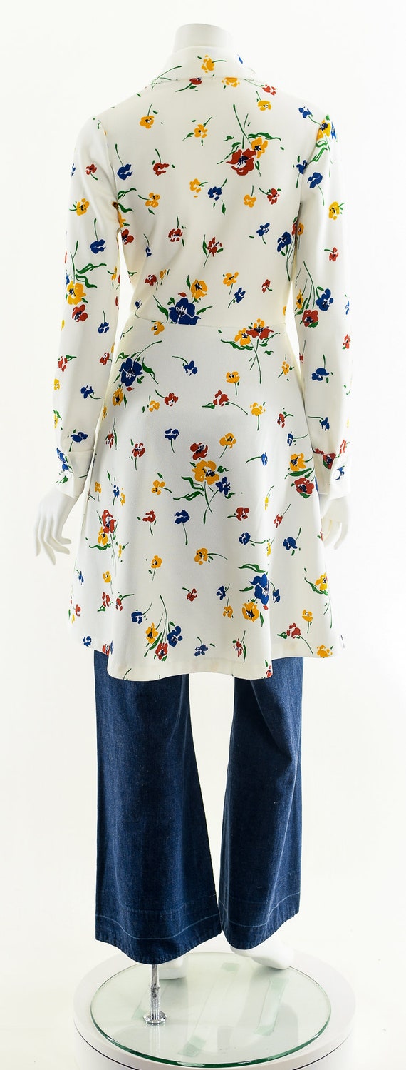 rainbow flower duster,vintage duster dress,white flor… - Gem