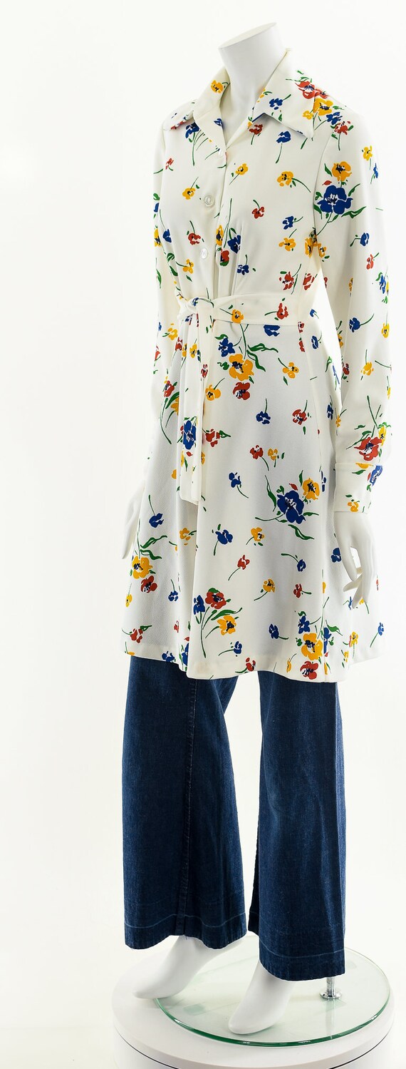 rainbow flower duster,vintage duster dress,white flor… - Gem