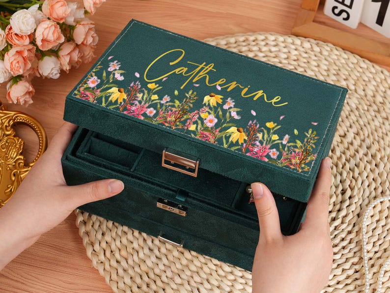 Custom Velvet Jewelry Box: Personalized Name & Floral Design - Etsy