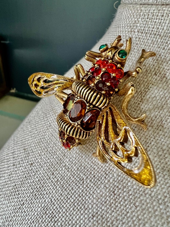 Vintage Joan Rivers Bee Brooch: Gold Tone Filigree Wi… - Gem