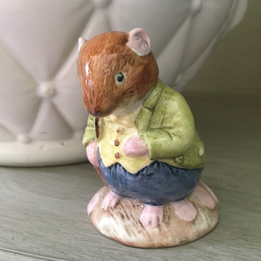 Royal Doulton Figurine, Old Vole, Brambly Hedge Gift Collection ...