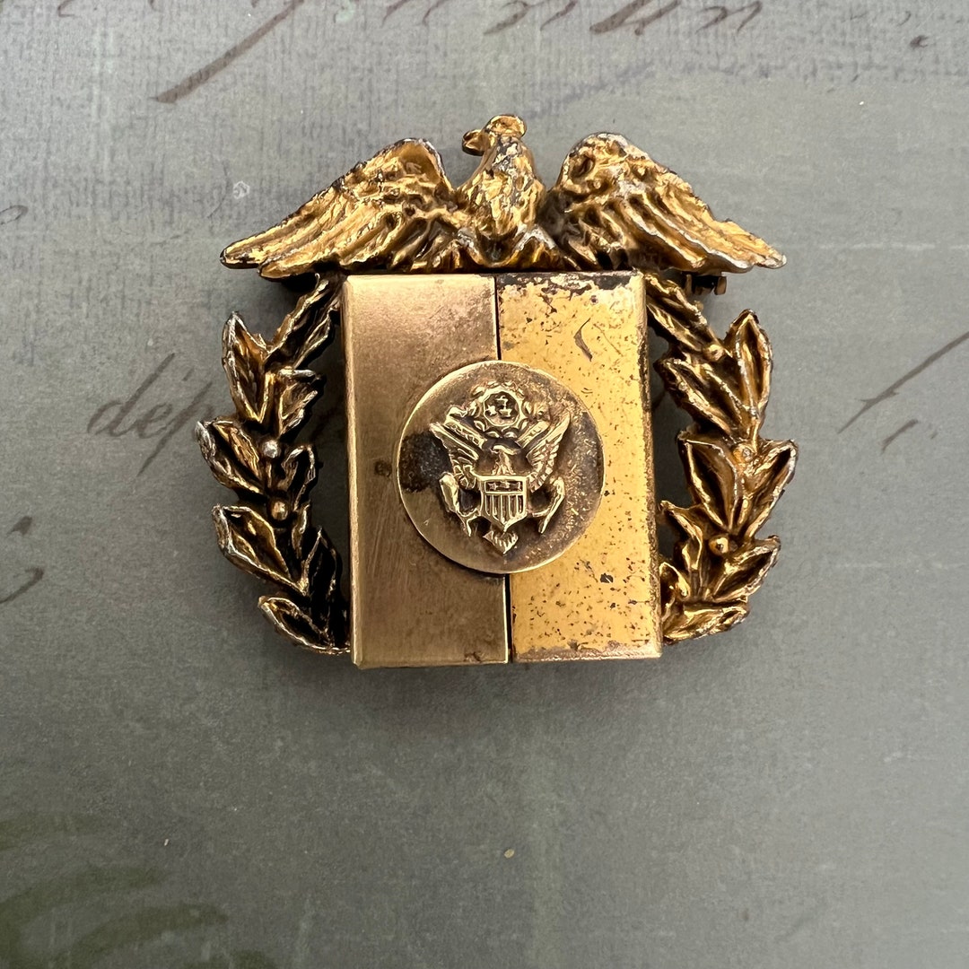 Vintage WWII Solder Photo Box Pin, Soldier Locket Pin With Eagle ...