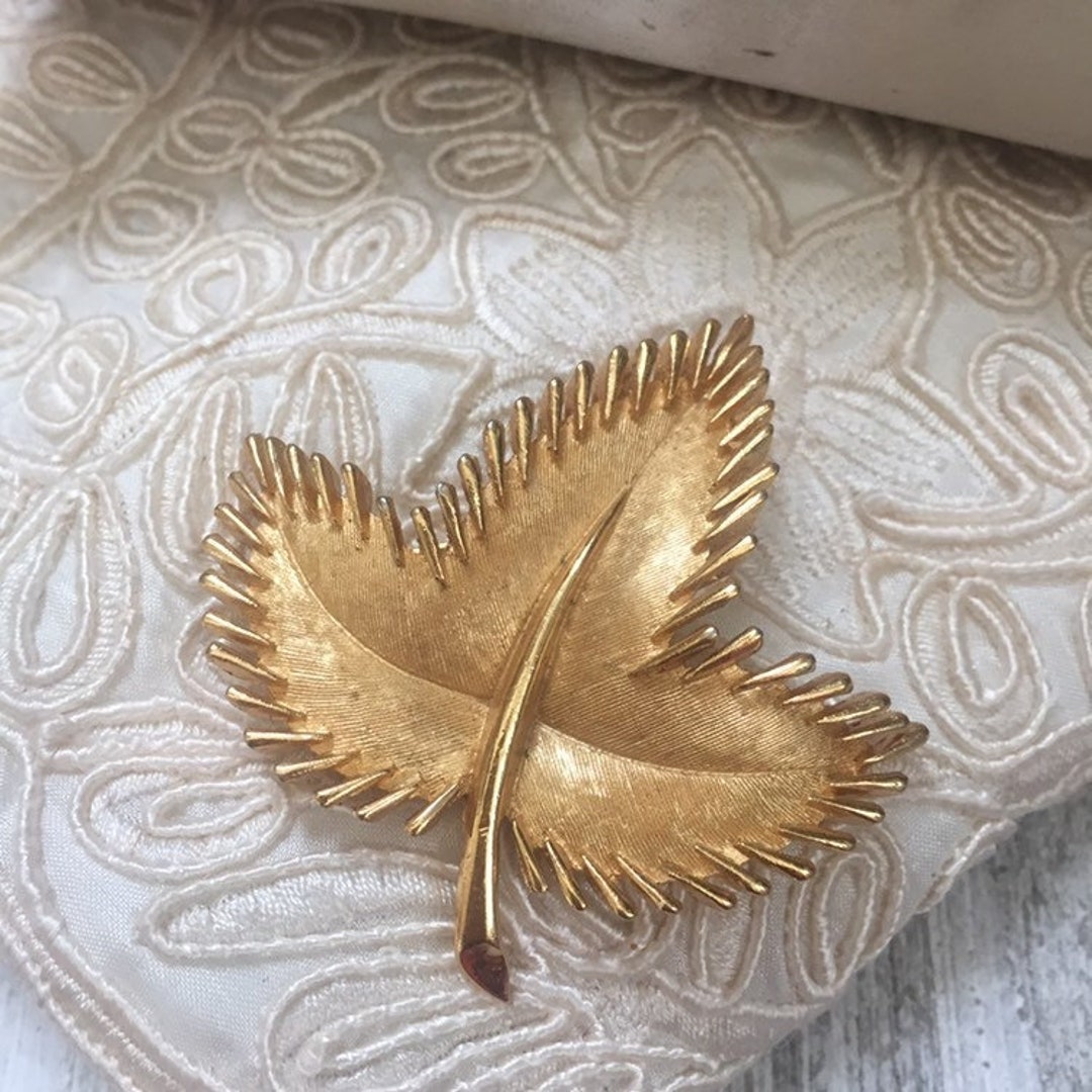 Vintage Crown Trifari Gold Tone Leaf Brooch, Autumn Pin, Estate Jewelry ...