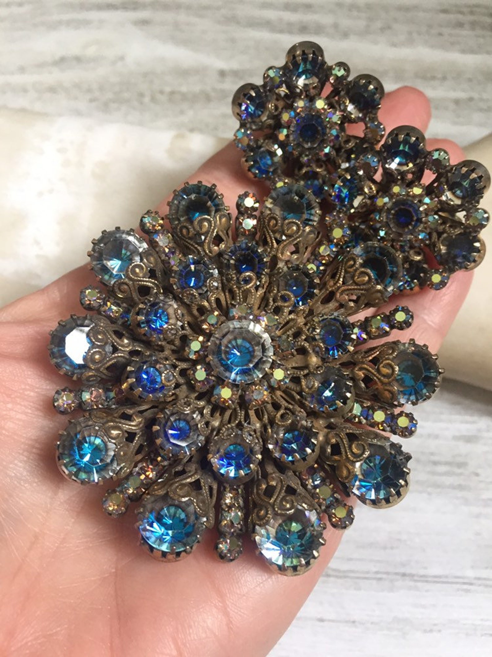 Stunning Vintage Hobe Blue Brooch with Matching Clip On - Etsy.de