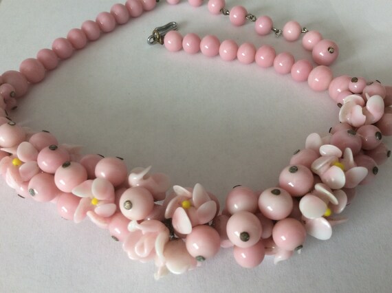 Pink Glass Roses, Flowers, pink glass beaded necklace - Gem