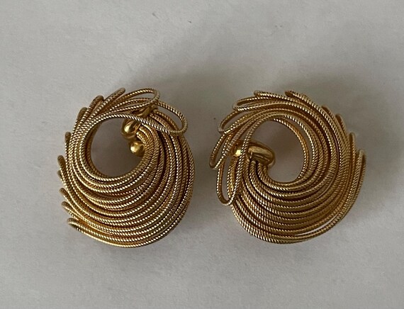 Napier swirl, spiral, wire , loops gold plated clip-… - Gem