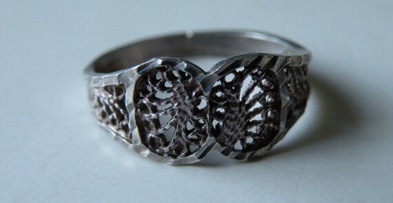 Handmade Sterling silver filigree ring size 8-8.25 - Gem