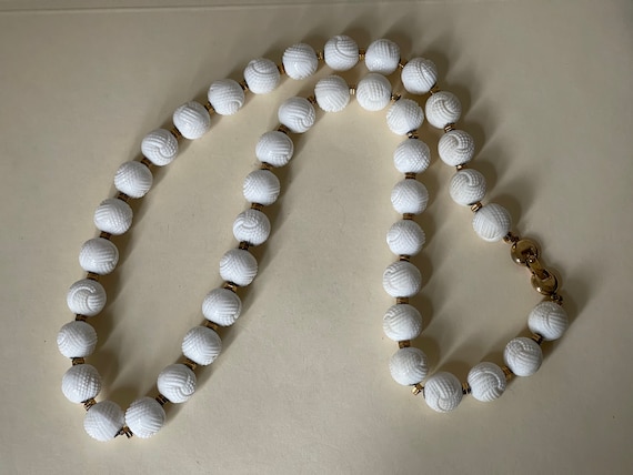 Monet white carved plastic swirls, knot, ball beaded … - Gem