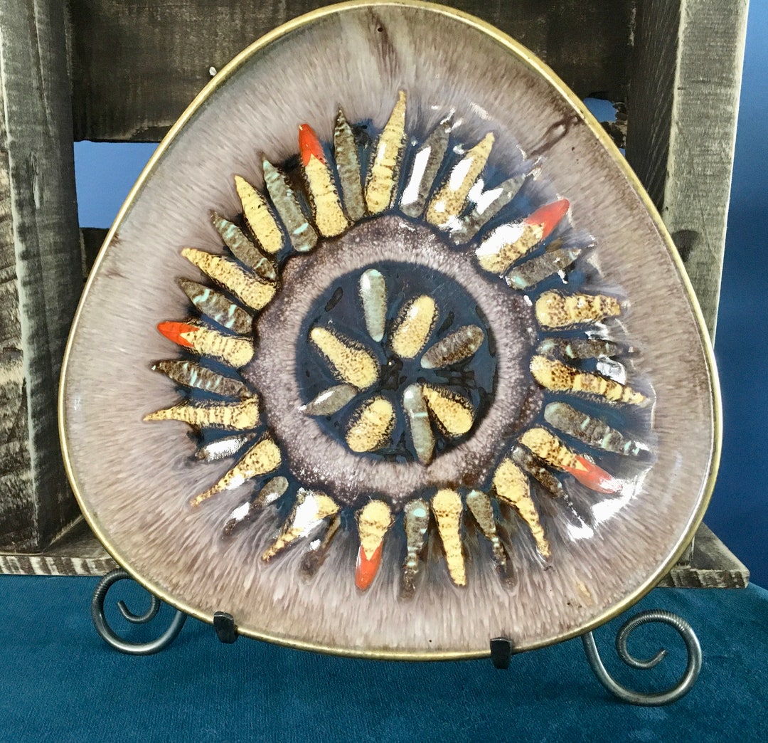 Mid-century Triangle Curved Plate - Etsy