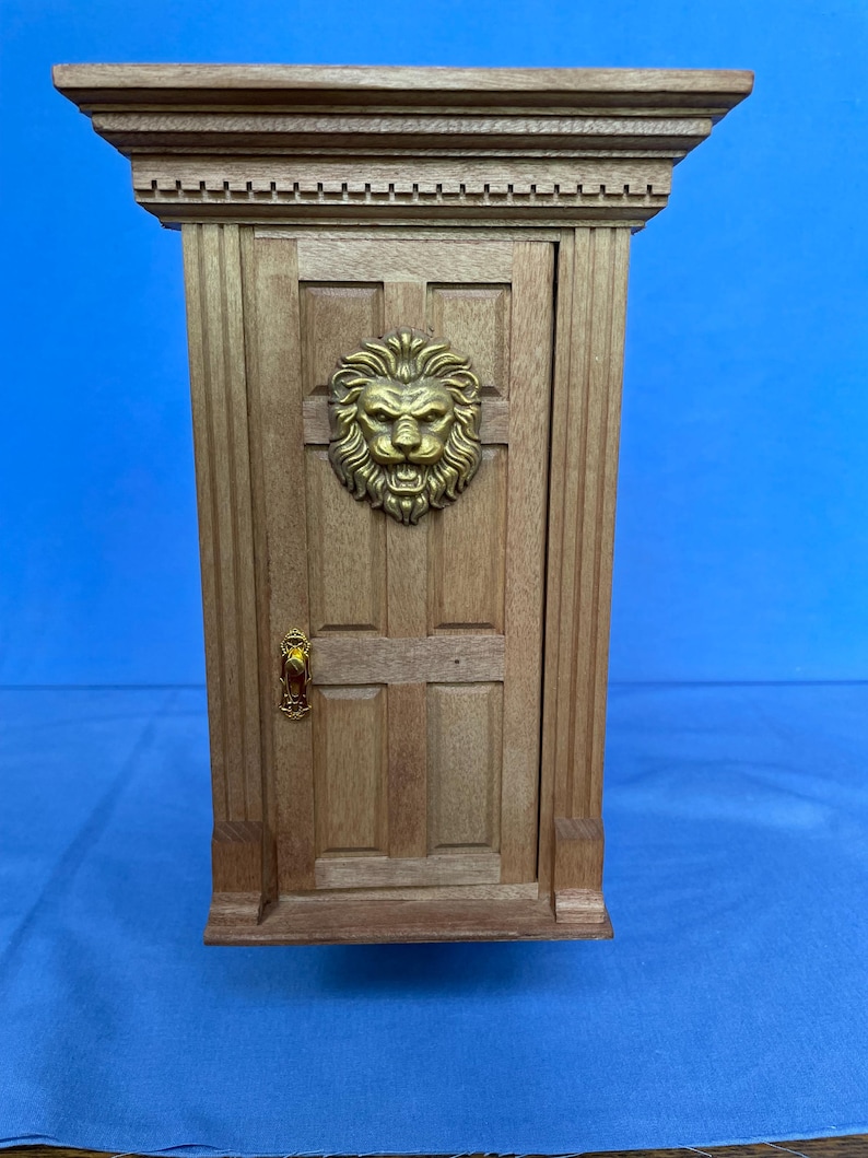 Narnia Wardrobe Book Nook: Handmade Lion, Witch & Wardrobe Scene ...