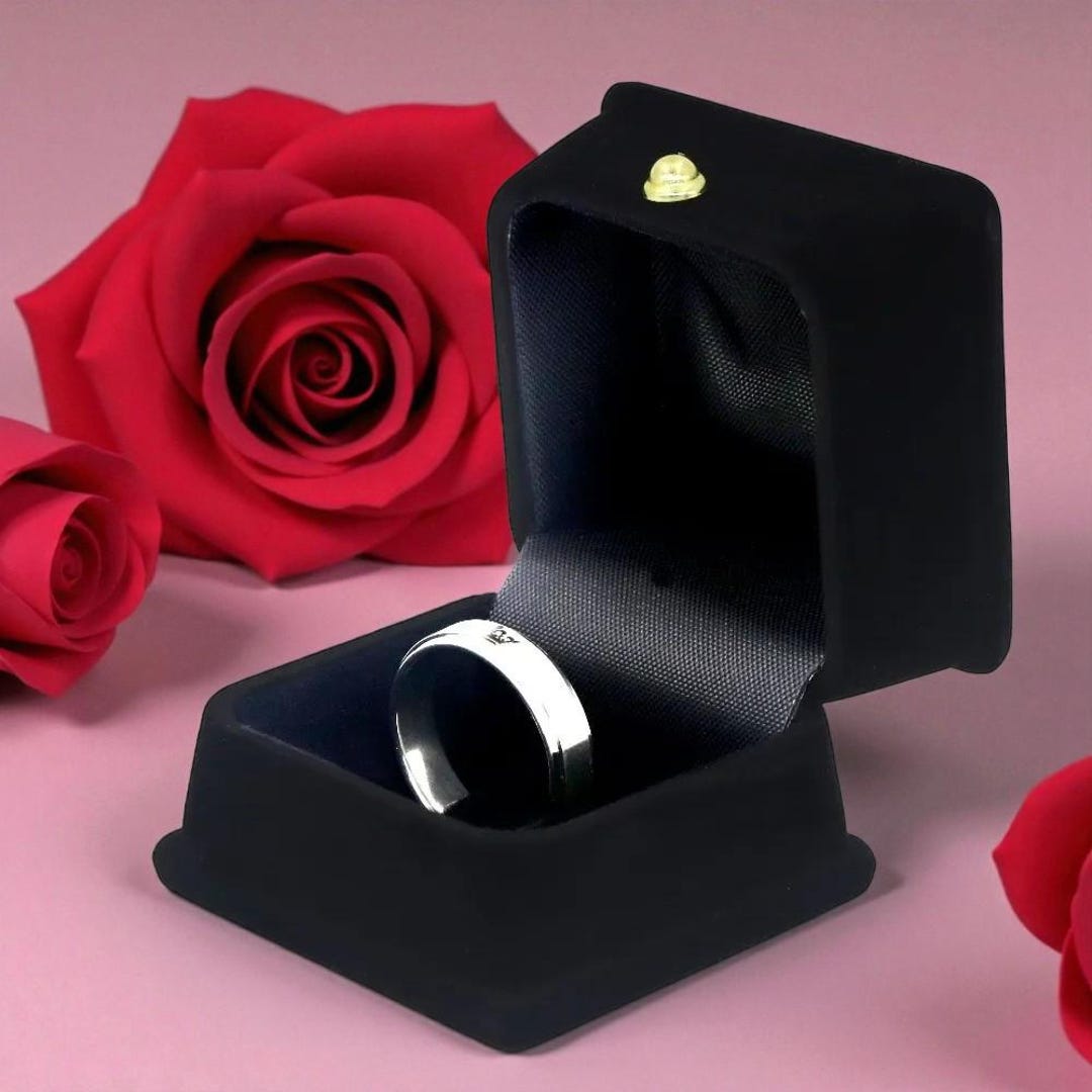 Black Velvet Ring Box, Elegant Wedding Proposal, Keepsake Gift - Etsy