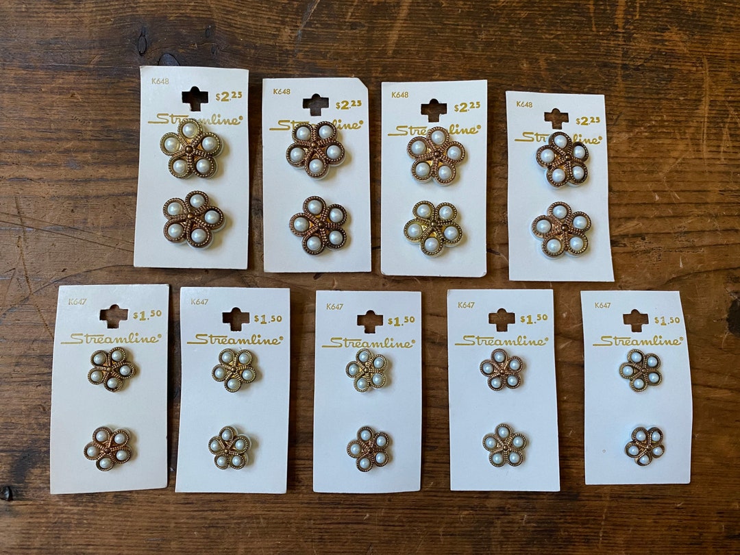 Vintage Streamline Gold and Pearl Flower Shaped Buttons, Complete ...