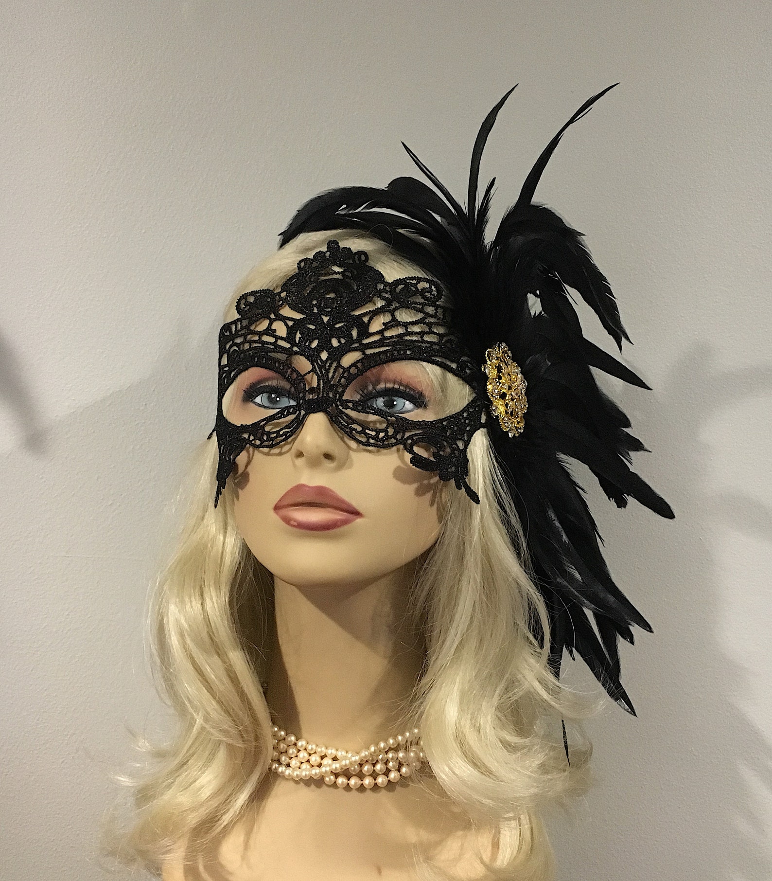 Black Lace Masquerade Mask With Natural Feathers Gold Brooch - Etsy
