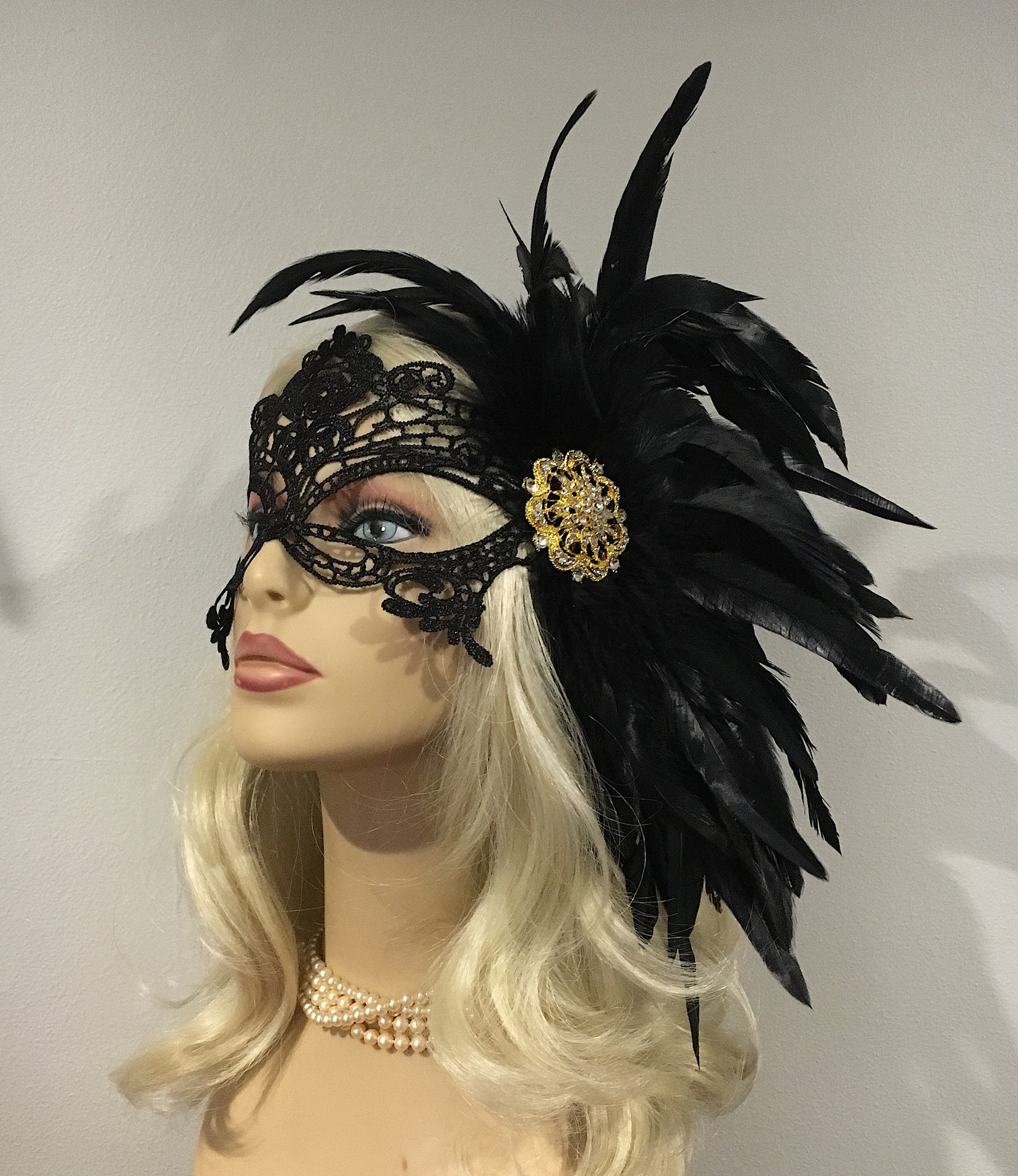 Black Lace Masquerade Mask With Natural Feathers Gold Brooch - Etsy