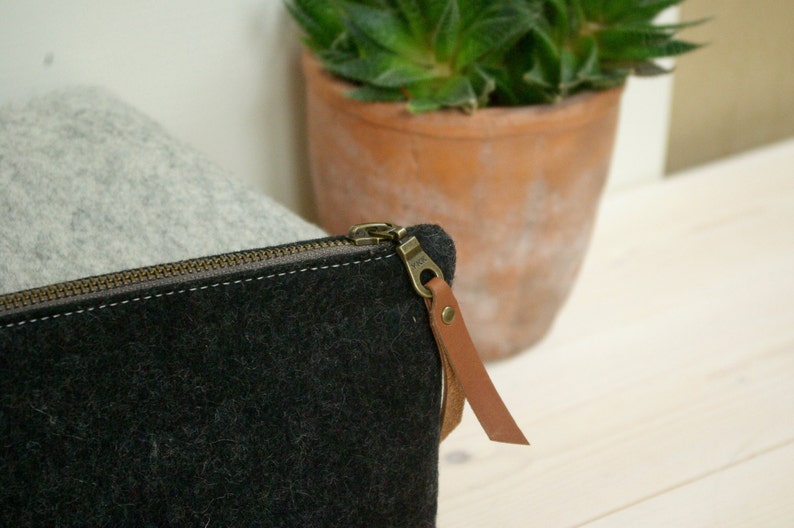FELT POUCH / Large Pencil Case / Makeup Bag / Clutch in Black - Etsy