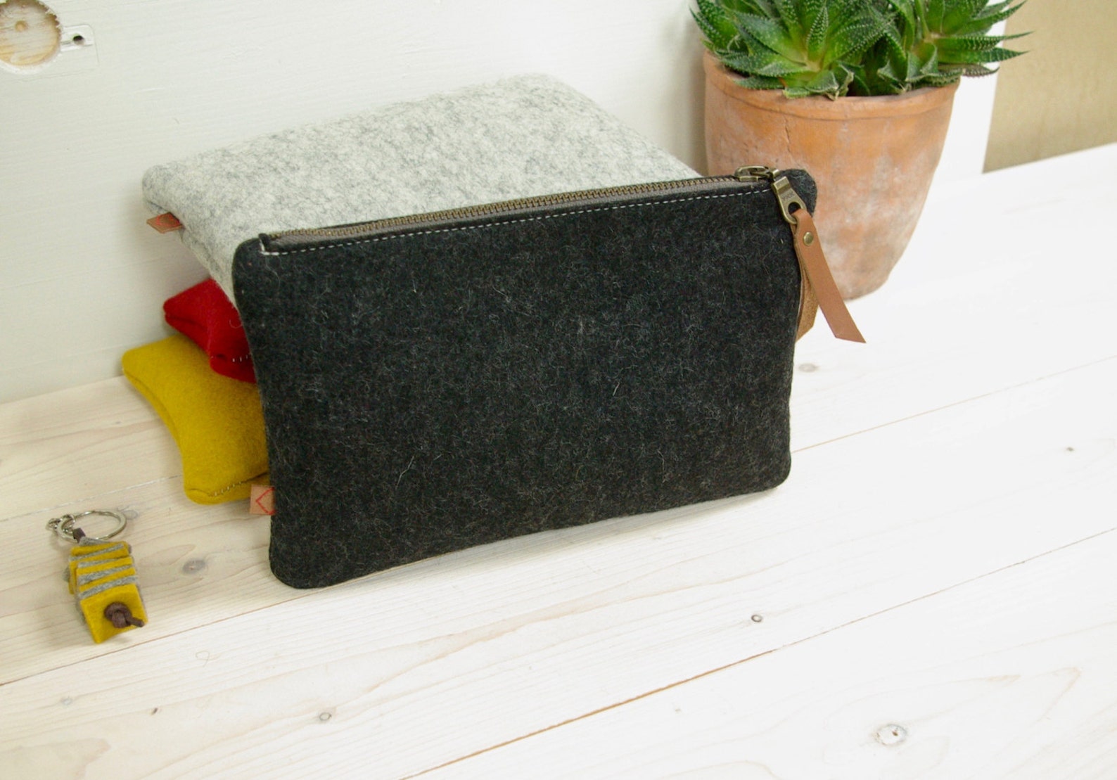 FELT POUCH / Large Pencil Case / Makeup Bag / Clutch in Black - Etsy