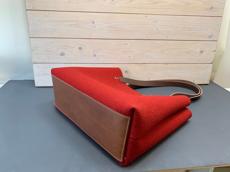 FELT XL Bag GRIFT in Red With Leather Details. - Etsy