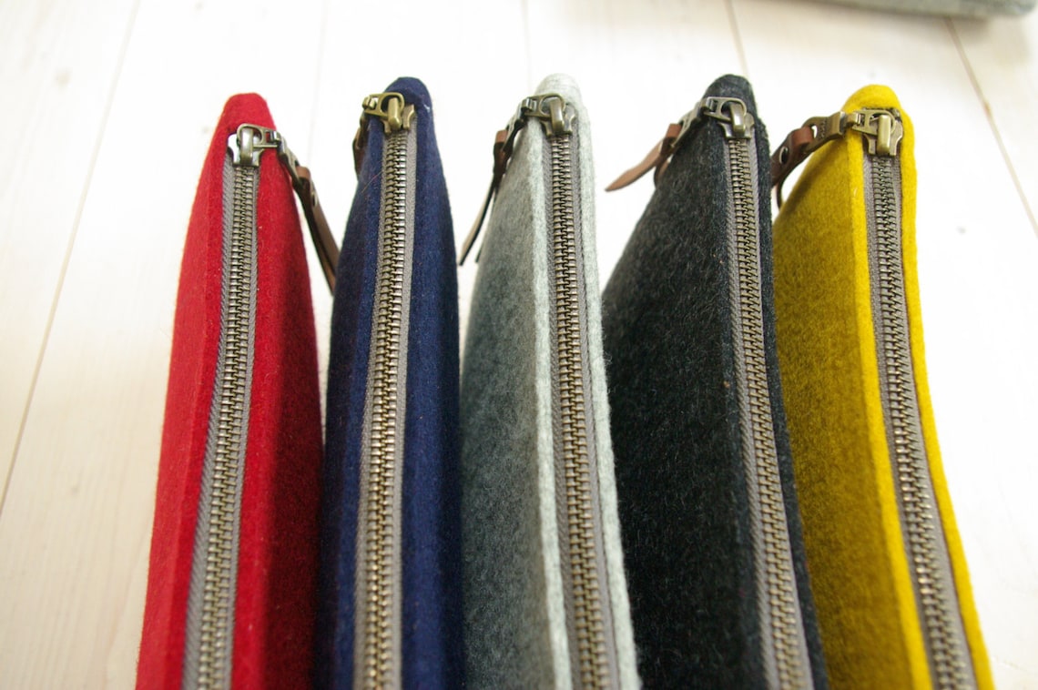 FELT POUCH / Large Pencil Case / Makeup Bag / Clutch in Black - Etsy