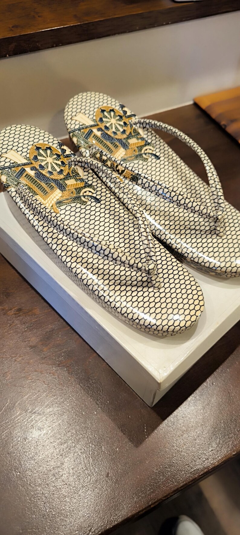 Vintage Japanese Zori – Imperial Chariot & Kikkō Motif – Traditional ...