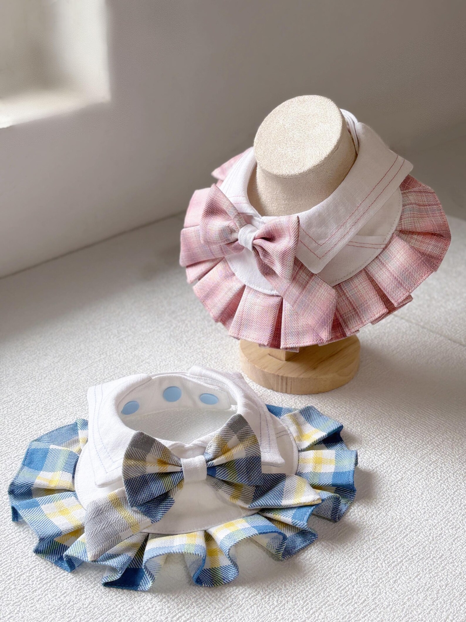 Adorable Pet Bib With Ruffle and Bow for Cats and Small Dogs | Snap-on ...